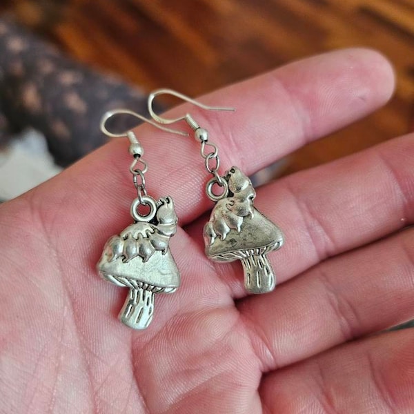 Death Deaths Head Hawk Moth Silver Pewter Effect Charm Necklace Pendant ...