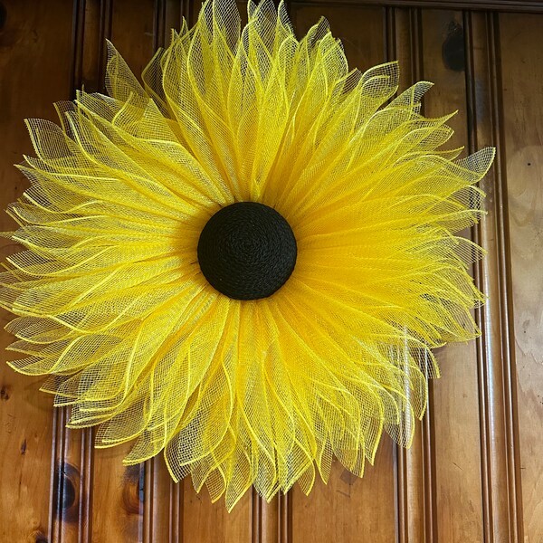 Sunflower Wreath Tutorial, Flower Wreath Tutorial, Wreath Center ...