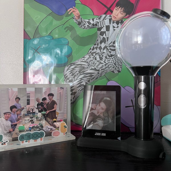 BTS Army Bomb SE Lightstick Stand - Etsy