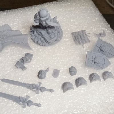 Papsikels Miniatures/berserk_skull_hunter/predator/cyberpunk/shadowrun ...