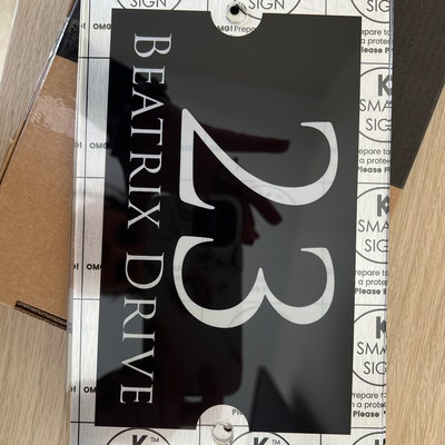K Smart Sign Bellissima S1 Laser Cut Matt White & Black Marble Floating ...