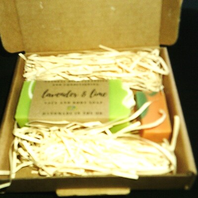 Empty Christmas Gift Box. Mini Small Medium Cardboard Postage Box With ...