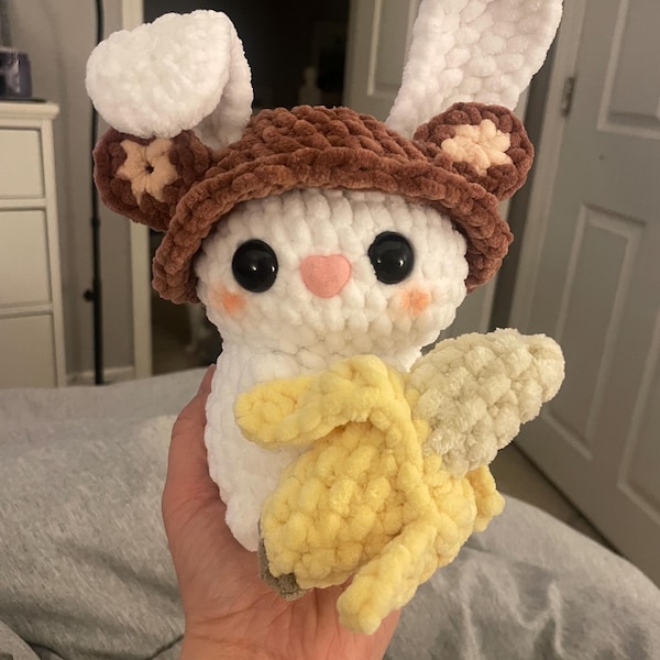 Low Sew Bunnies Wearing Hats Crochet Pattern (low Sew Bunny Crochet ...