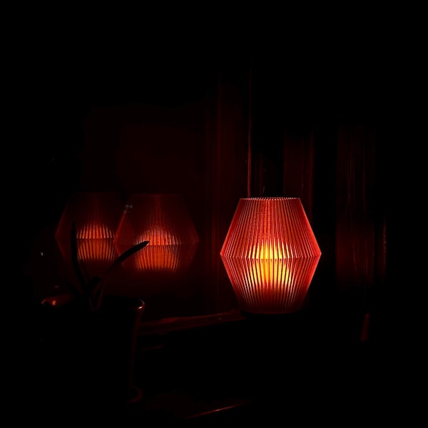 KERO - Space Age Table Lamp | Warm Amber Light | Recycled Plastic ...