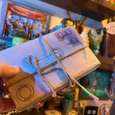 Cthulhu Stone Idol Newspaper & Crate Lovecraft Concrete Statue Mythos ...