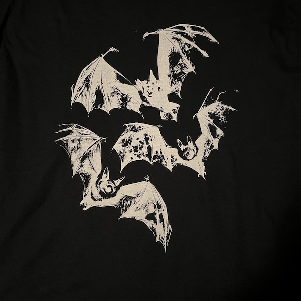 Three Bats Y2k T-shirt, Vintage 90s Style Bat Shirt, Washed Retro ...
