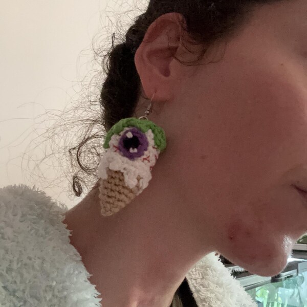 Eye Scream Crochet Pattern: Creepy Halloween Keychain (PDF) - Etsy