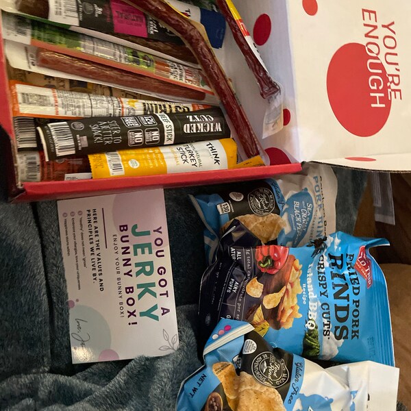 Dad's Delight Spicy Jerky & Nuts FREE SHIPPING Best Gift Bag for Dad ...