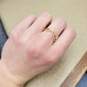 Curve Ring Set by Caitlynminimalist Set of 2: Diamond Chevron Ring ...