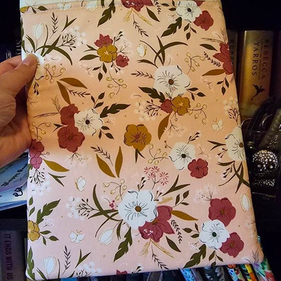 Bunny Book Sleeve, Reading Gift for Her, Book Nerd Gift, Teacher Gift ...