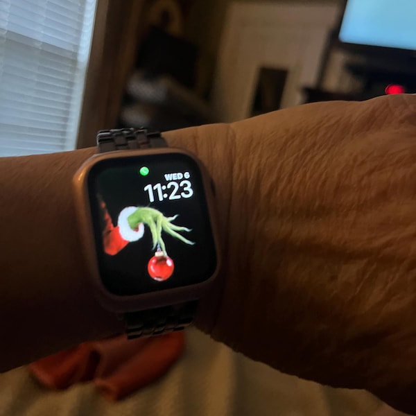 Christmas Mickey Mouse Apple Watch Wallpaper, Gingerbread Watch ...