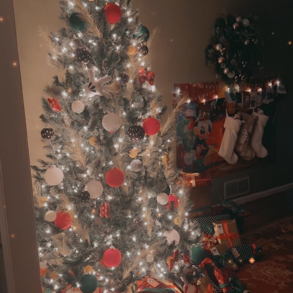 Christmas Tree Topper, Furry Green Arm Ornament Holder, Tree Decor ...