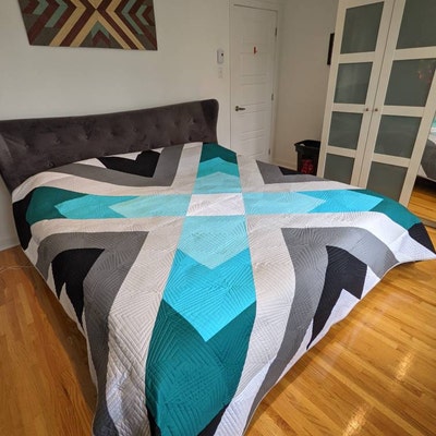 Modern Geometric West Hawk Lap Quilt / Blanket - Etsy