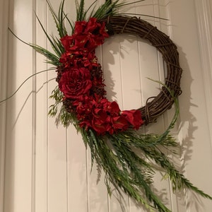 Large Red Wreath for Outdoor. Elegant Wreath. Red Roses Wreath for All ...