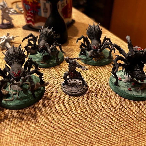 Creeping Giant Spider Miniatures: D&D, Pathfinder, Tabletop RPG - Etsy