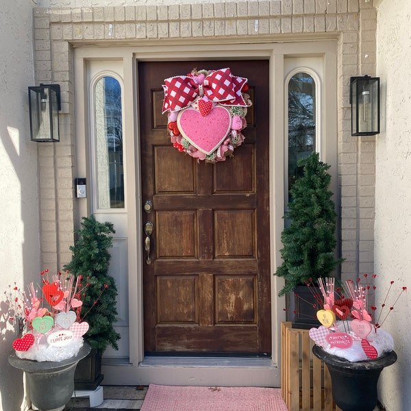 Cardinal Centerpiece for Table, Traditional Christmas Arrangement ...