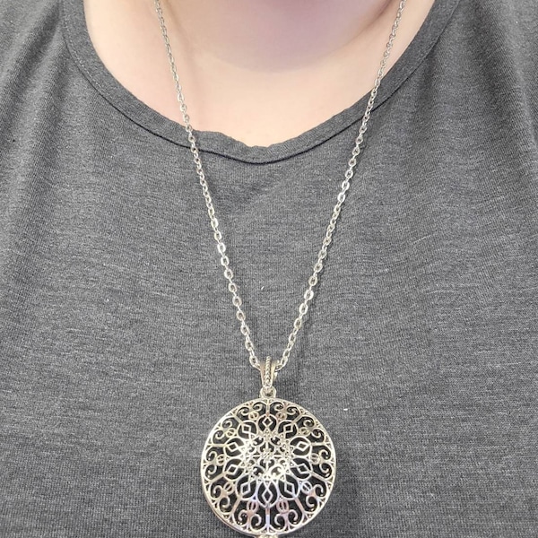 Gothic Perfume Locket - 5 Felt Pads Included - Scent Locket - Diffuser ...