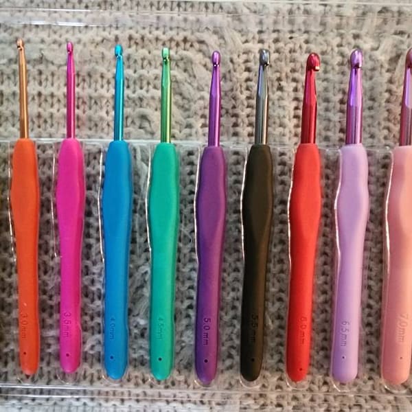 Best Seller Ergonomic Soft Grip Handle Crochet Hooks, Set Includes 12 ...