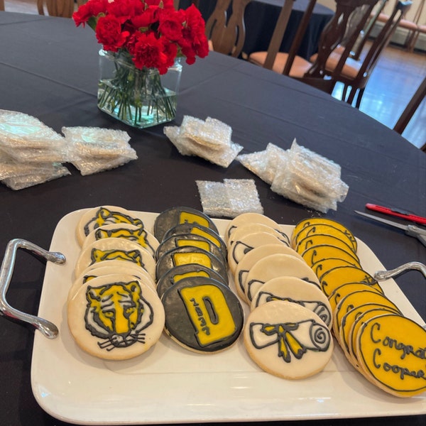 One Fish Two Fish Red Fish Blue Fish Cookies | Dr. Seuss Cookies ...