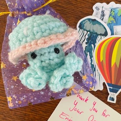 Crocheted Pocket Frogs Make Your Own Stripped Pocket Frog Frog Friends ...