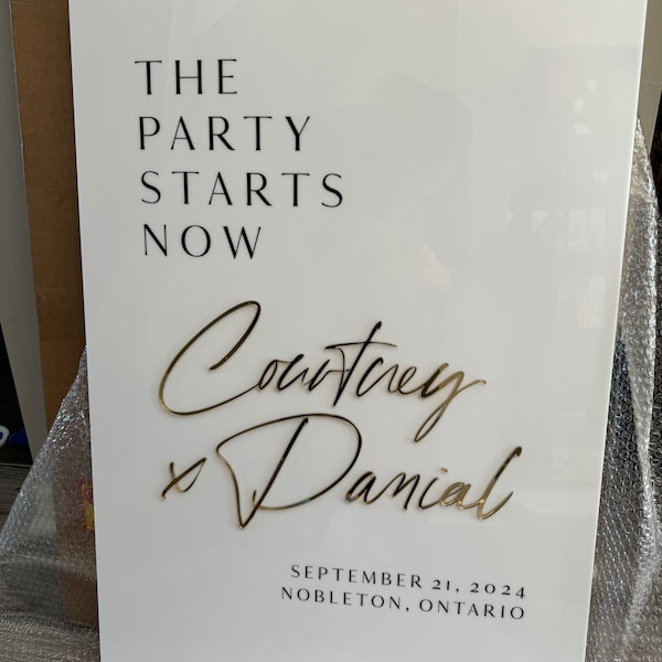 White Acrylic Wedding Sign With 3D Gold Mirror Names - Wedding Welcome ...