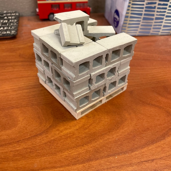 Mini Cinder Blocks Made of Cement With Pallet - Premium Quality - 1/12 ...
