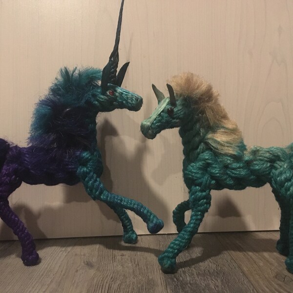 Jute Eagle - Medium - Natural Jute - Symbols of Supreme Power, Pride ...