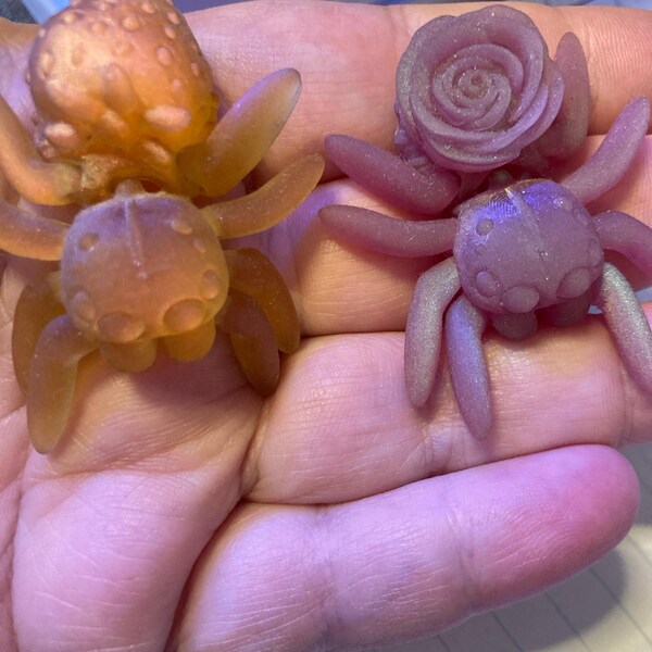 Tiny Skull Spider - Super Detailed Resin Fidget Toy - Authorized Seller ...