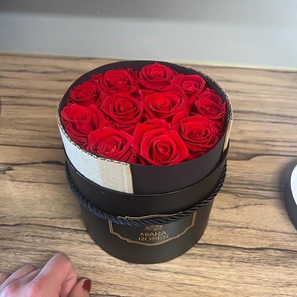 Preserved Real Roses That Last for Years in Round Box With 12 Blooms ...