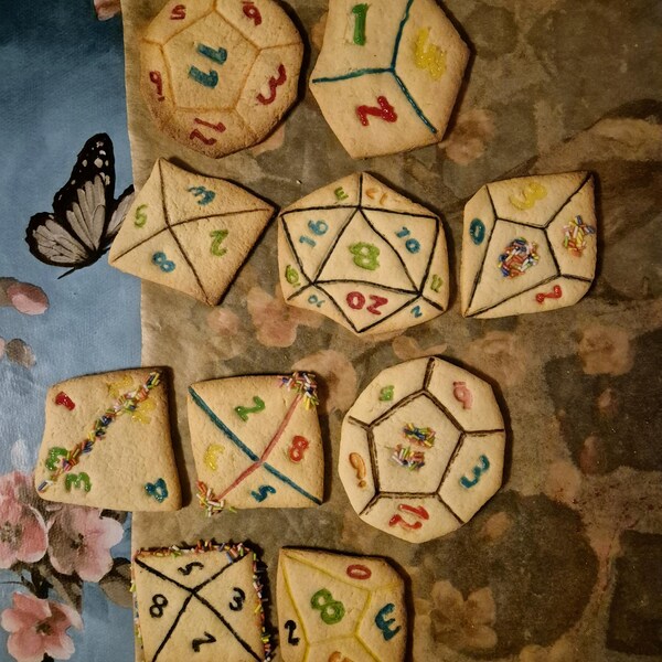 Dice Set of 6 RPG Medieval Fantasy Dnd D&D Dungeons and Dragons Cookie ...