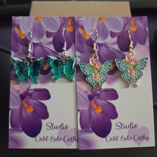 Scary Skull Earrings, Menacing Skeleton Head With Brilliant Red Rose in ...