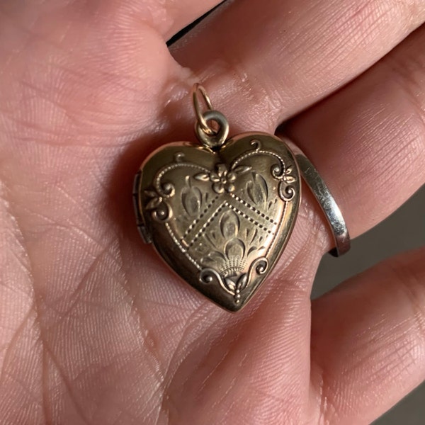 Vintage 1950s Heart Locket 14K Gold Filled Hand Engraved Flower Etched ...
