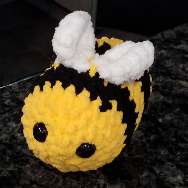 Crochet Bee Plushie | Handmade Amigurumi Bee - Etsy