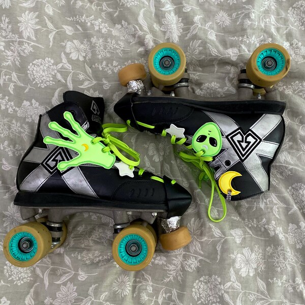Alien Toe Guards for Roller Skates in 5 Colors Glow in the Dark ...