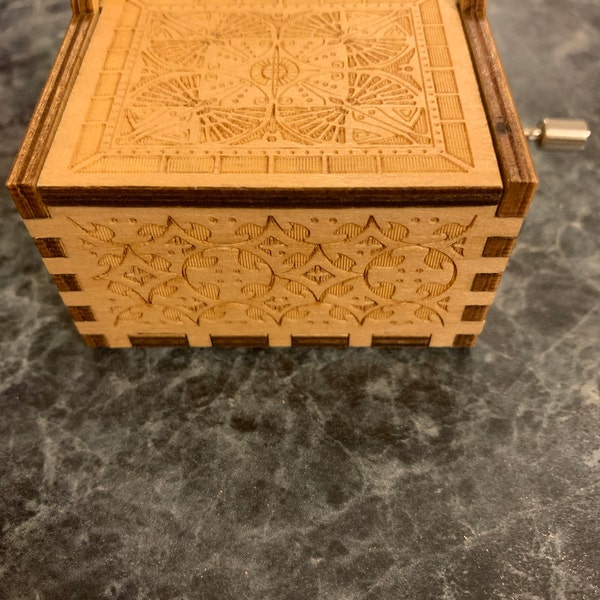Cute Tiny Hand-cranked Wooden Music Box | Custom Engraving | Selection ...