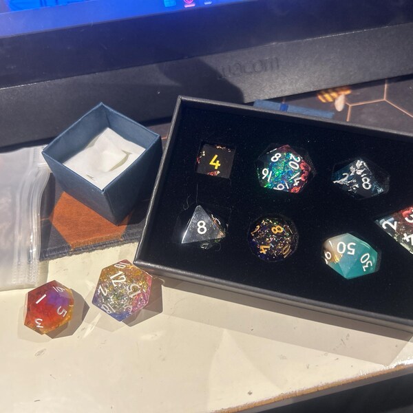 Dice Gacha Random Set - Handmade Resin Sharp Edge Dnd Dice Set for Dnd ...