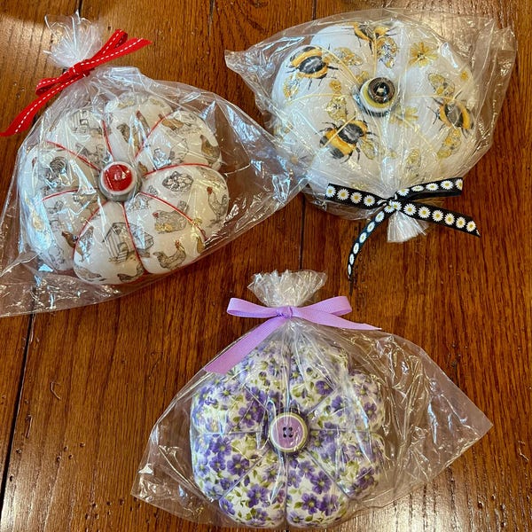 Country Floral Stackable Pincushion for Sewing, Quilting, Embroidery ...