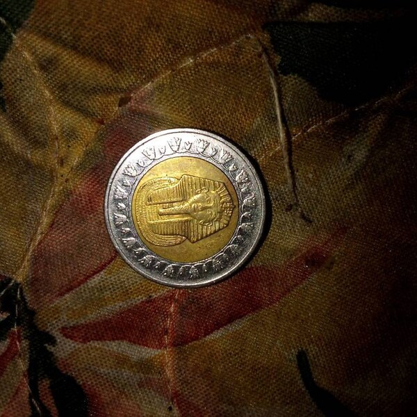 Uno Peso. Vintage Mexico Bi Metal, Coins Shown Are Examples 1990 ...