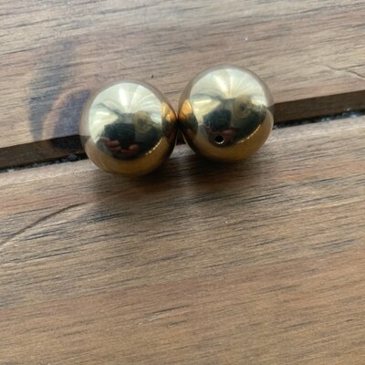 18mm Patterned White Bead Enhancers. Two Tone White Bead Caps ...
