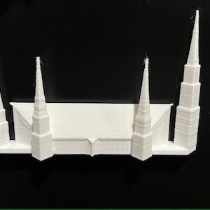 The Christus Statue Minimalistic 3D Printed Low Poly Modern Christian ...