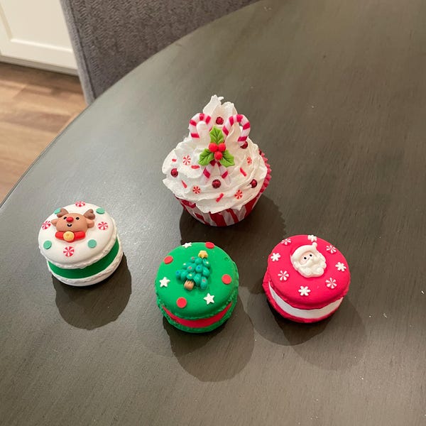 3 Fake Christmas Macaroons | Fake Santa Macaroons | Fake Rudolph ...