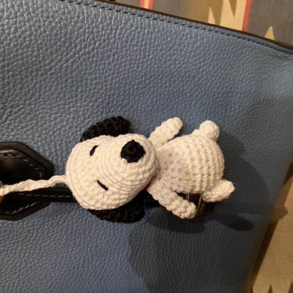 Crochet Snoopy Keychain - Etsy