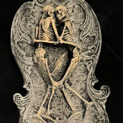 Conjoined Twins Skull Magnet - Etsy