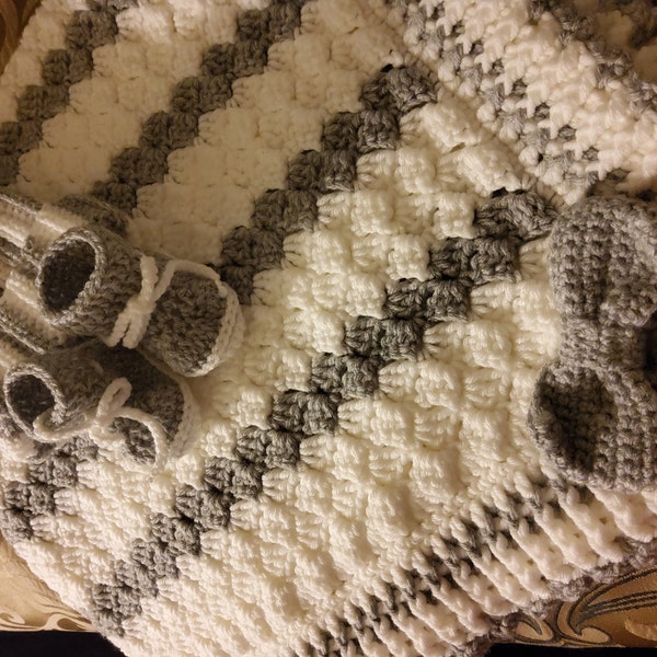 Crochet Baby Girl Blanket With Matching Booties and Hat Set, Newborn ...