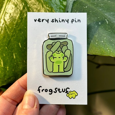 Pickle Frog Friendship Gift Hard Enamel Gold Metal Funny Amphibians ...