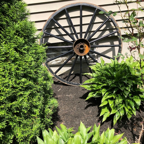 Authentic Amish Country Wagon Wheel - Rustic Garden Décor, Primitive ...
