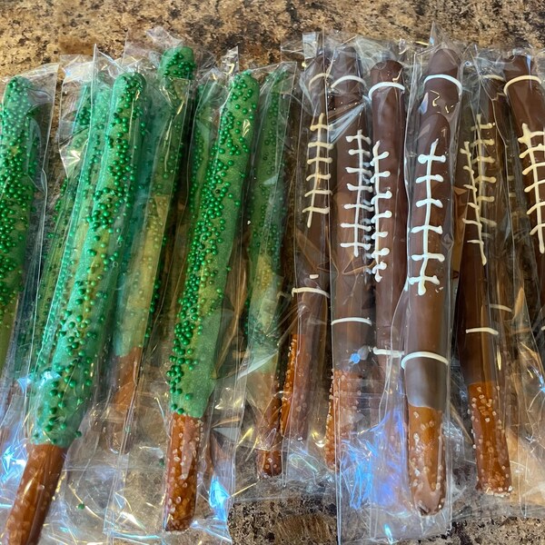 Football Pretzels, Football Chocolate Desserts, Football Season Treats ...