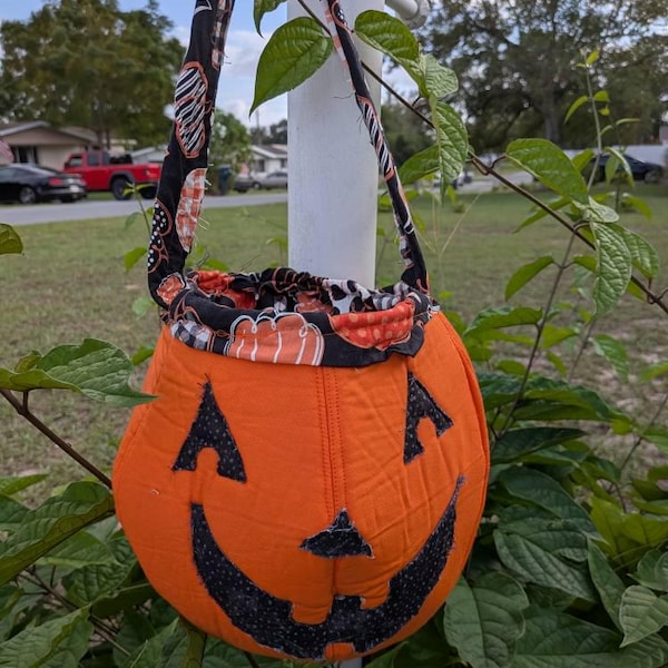 Halloween Jacko'lantern Tote Bag Sewing Pattern | DIY Quilted Candy Bag ...