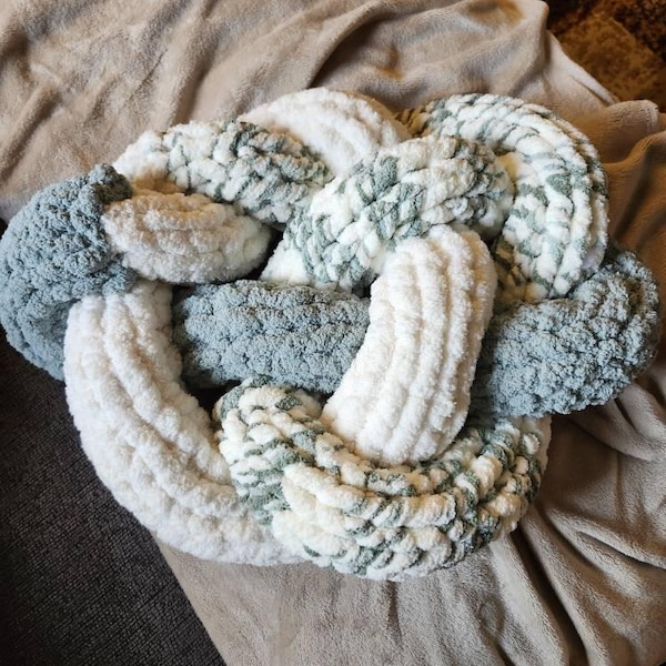 Knot Pillow Pattern • Beginner DIY Video Tutorial + PDF • Finger Knit ...