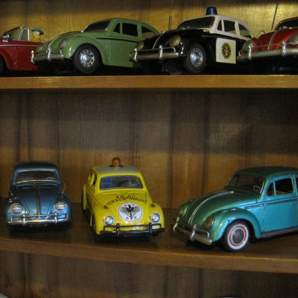 VIFDEO* Rare Vintage F1 Red Ferrari Champion Racer Nikki Lauda Friction ...